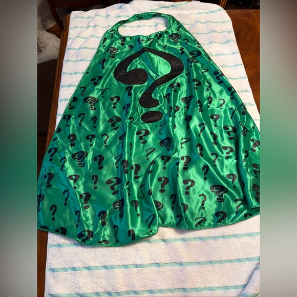 Six Flags | Other | Six Flags Adult Riddler Cape Green | Poshmark